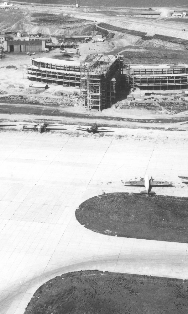 La Terminal 2 del aeropuerto Adolfo Suárez Madrid-Barajas cumple 50 ...