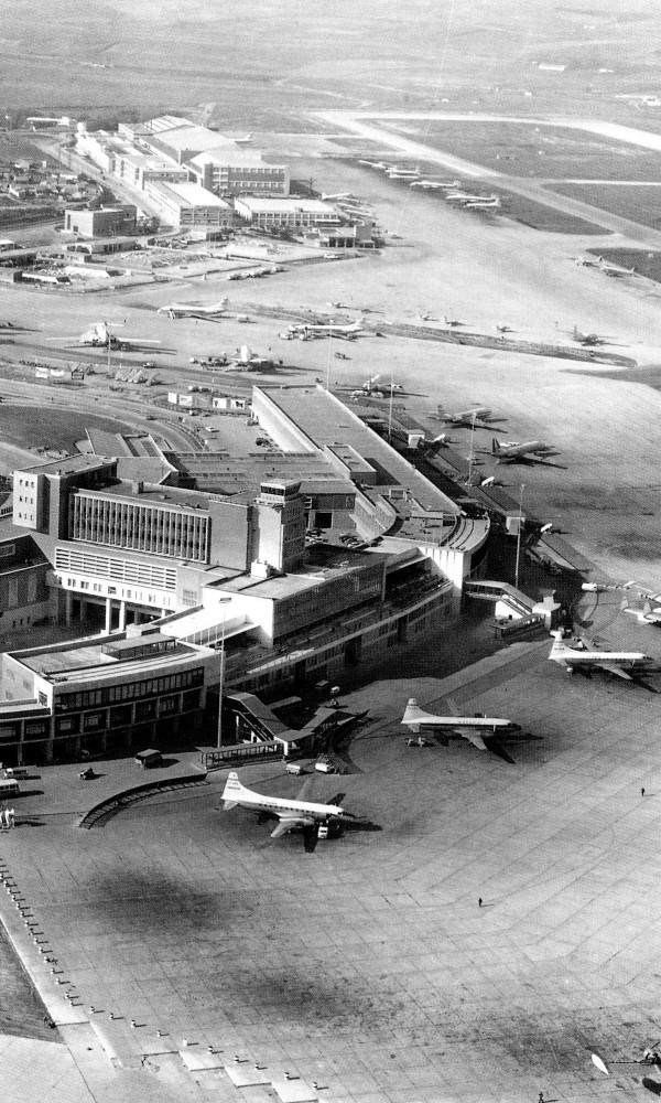 La Terminal 2 del aeropuerto Adolfo Suárez Madrid-Barajas cumple 50 ...